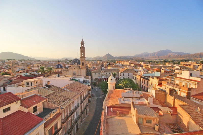 950 millones para comprar todo el parque de viviendas de Novelda ...